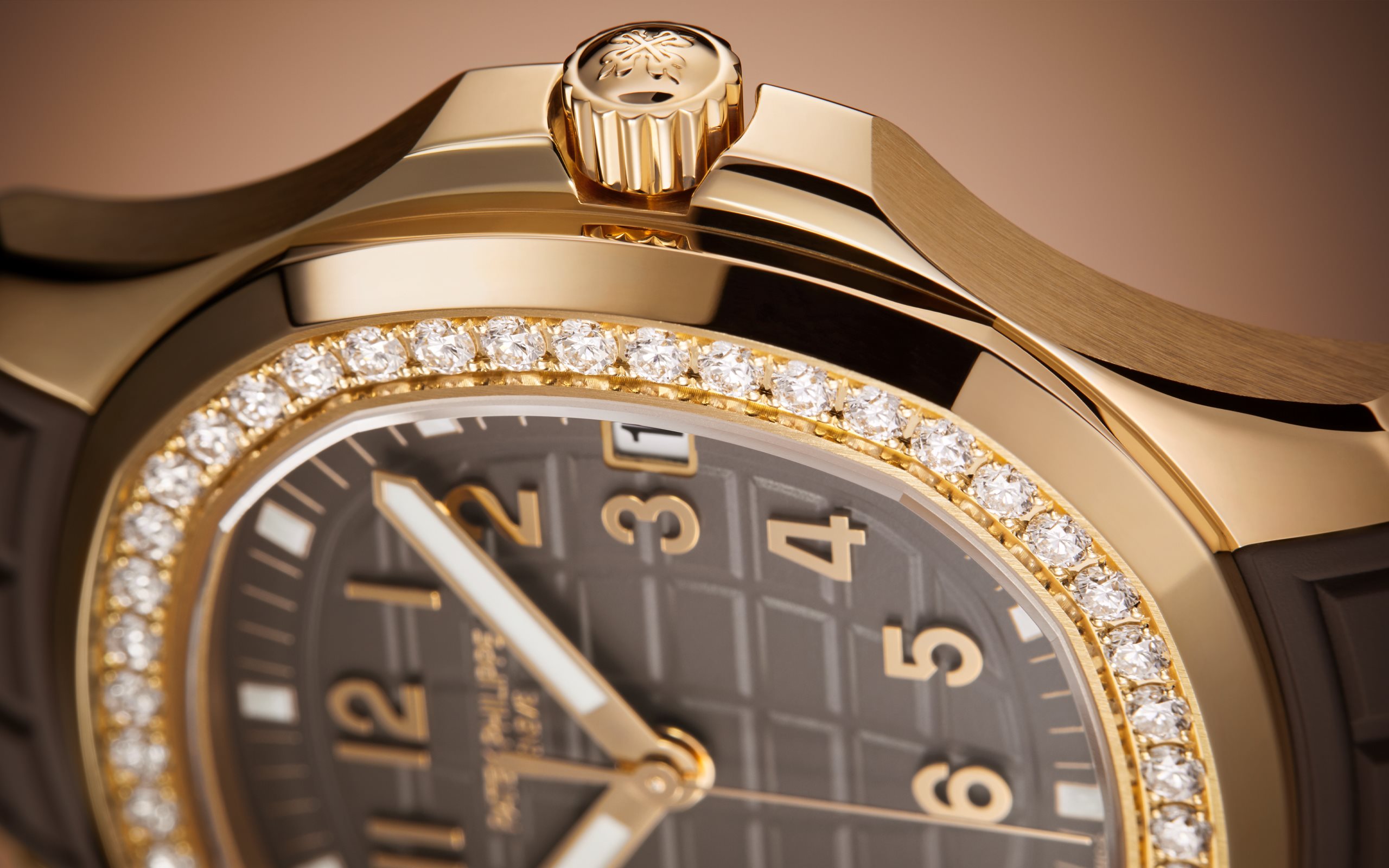 Patek Philippe | Aquanaut Ref. 5268/200R-010 Rose Gold