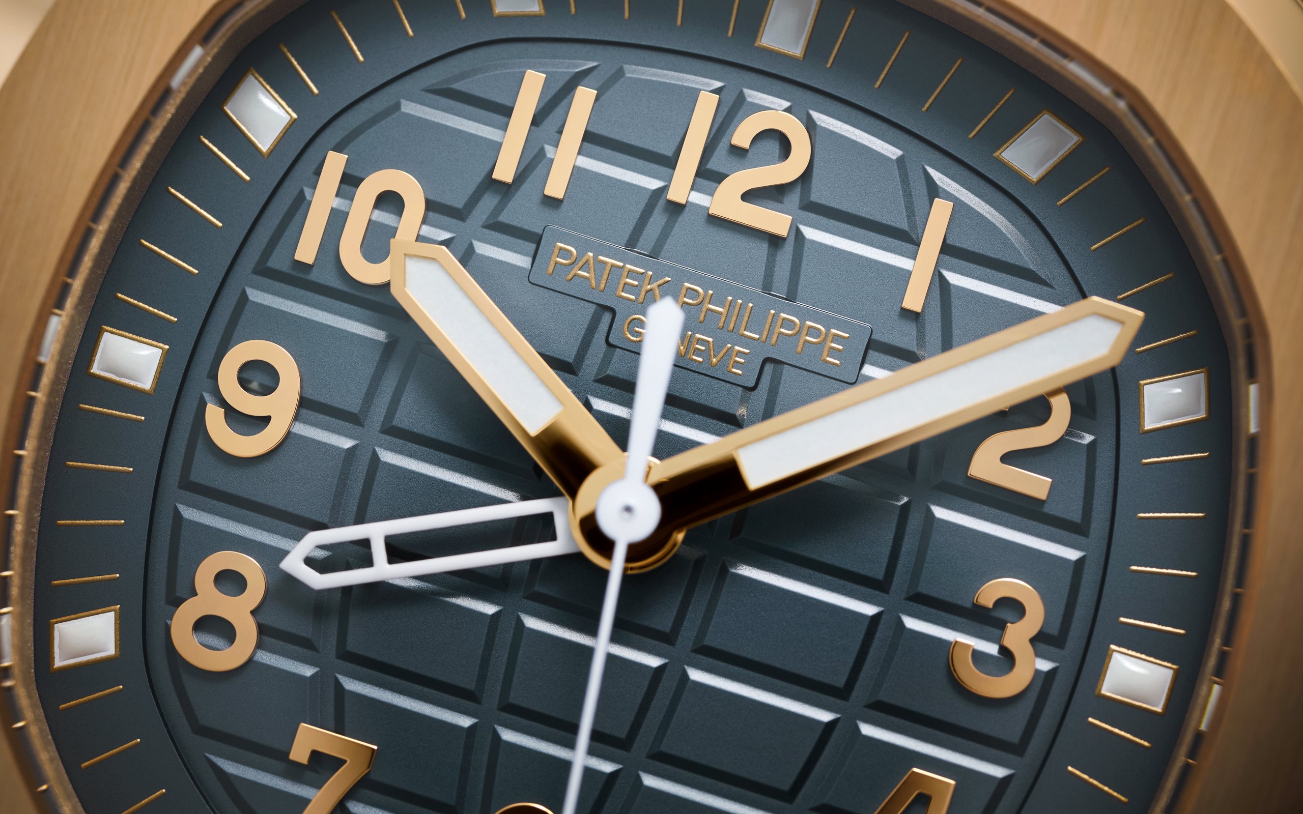 Patek Philippe | Aquanaut Ref. 5269R-001 Rose Gold