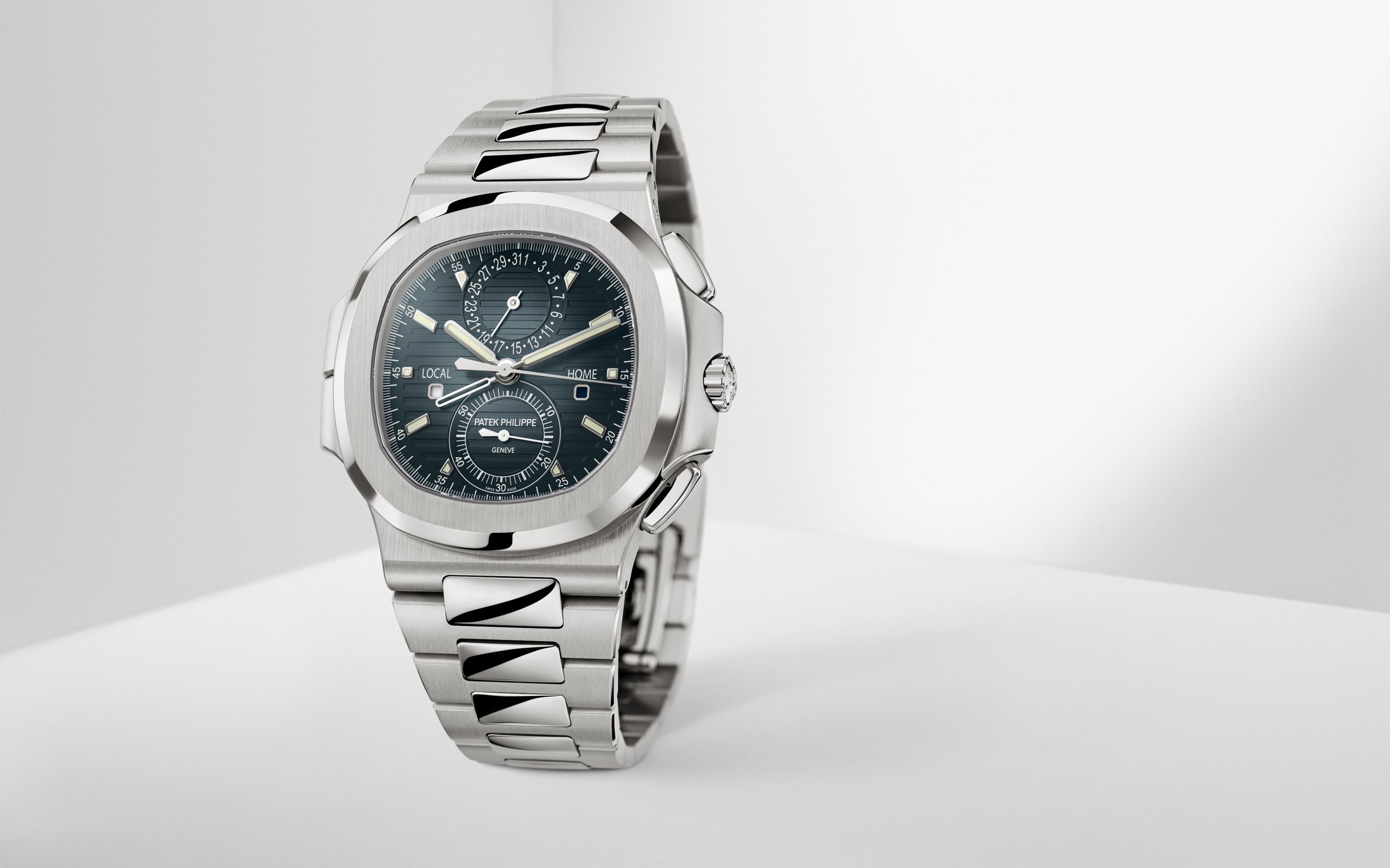 Patek Philippe | Nautilus Ref. 5990/1A-011 Stainless Steel